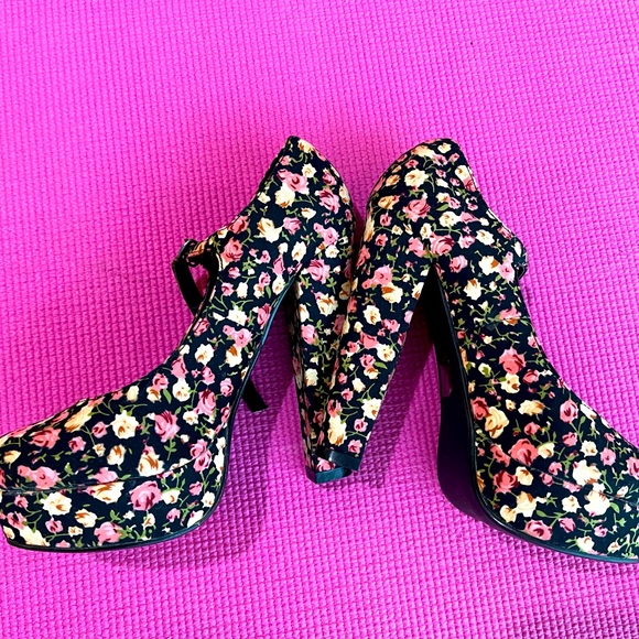 Forever 21 | Shoes | Forever 2 Floral Mary Jane Platform | Poshmark